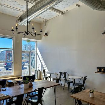 PANGOLIN CAFÉ - Updated July 2024 - 598 Photos & 276 Reviews - 955 S ...