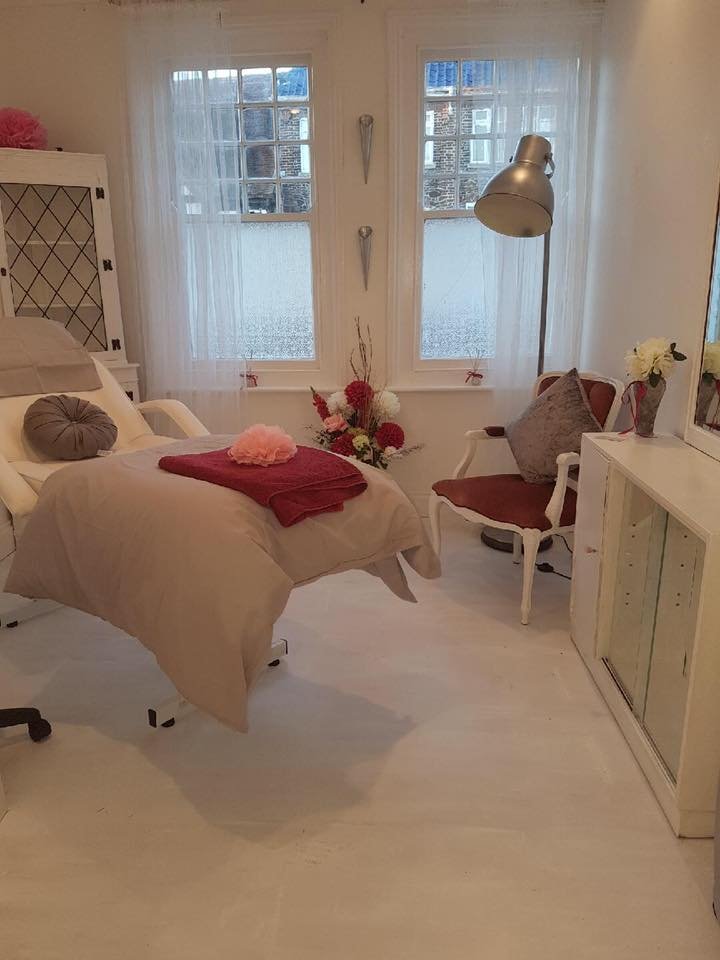 THREADING STATION - Updated October 2024 - 106 London Road, East ...