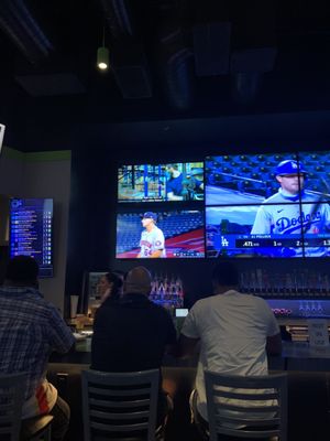 THE DRAFT SPORTS GRILL - Updated July 2024 - 213 Photos & 283 Reviews ...