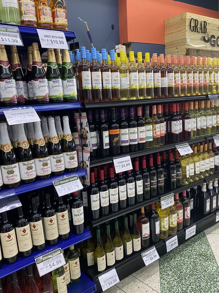 NEIGHBORS FOOD MARKET - Updated October 2025 - 23 Photos - 6041 W ...