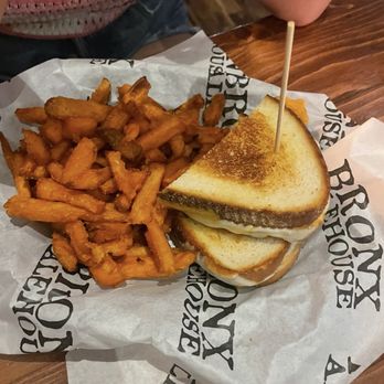 BRONX ALEHOUSE - Updated October 2025 - 971 Photos & 1058 Reviews - 216 ...