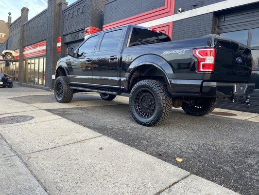 NO LIMIT - Updated December 2025 - 27 Photos & 34 Reviews - 6503 Belair ...