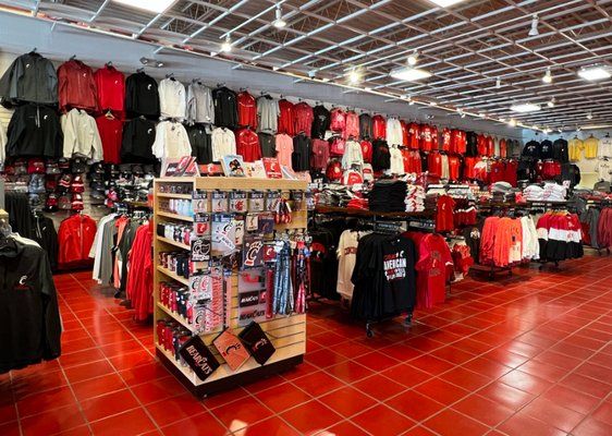 RALLY HOUSE MONTGOMERY ROAD - Updated July 2025 - 20 Photos - 8063 ...