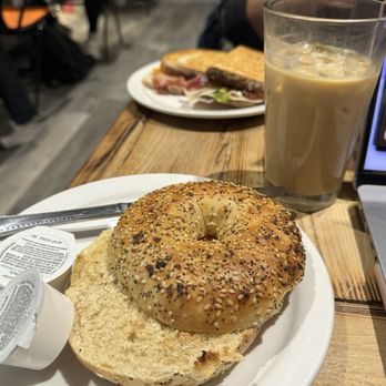 OVERFLOW COFFEE - Updated January 2025 - 128 Photos & 80 Reviews - 1449 ...