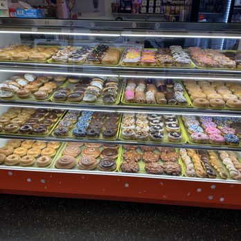 DAILY R I HOMEMADE DONUTS - Updated May 2025 - 40 Photos & 12 Reviews ...