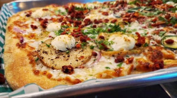 PIZZASAURUS REX - 496 Photos & 462 Reviews - 2322 K St, Sacramento ...