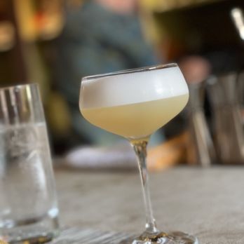 GIOVEDI - Updated December 2025 - 897 Photos & 161 Reviews - 10 N Hotel ...