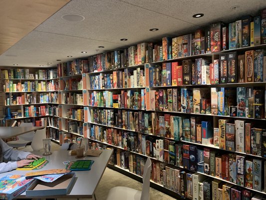 SHUFFLES: BOARD GAME CAFE - Updated September 2024 - 181 Photos & 89 ...