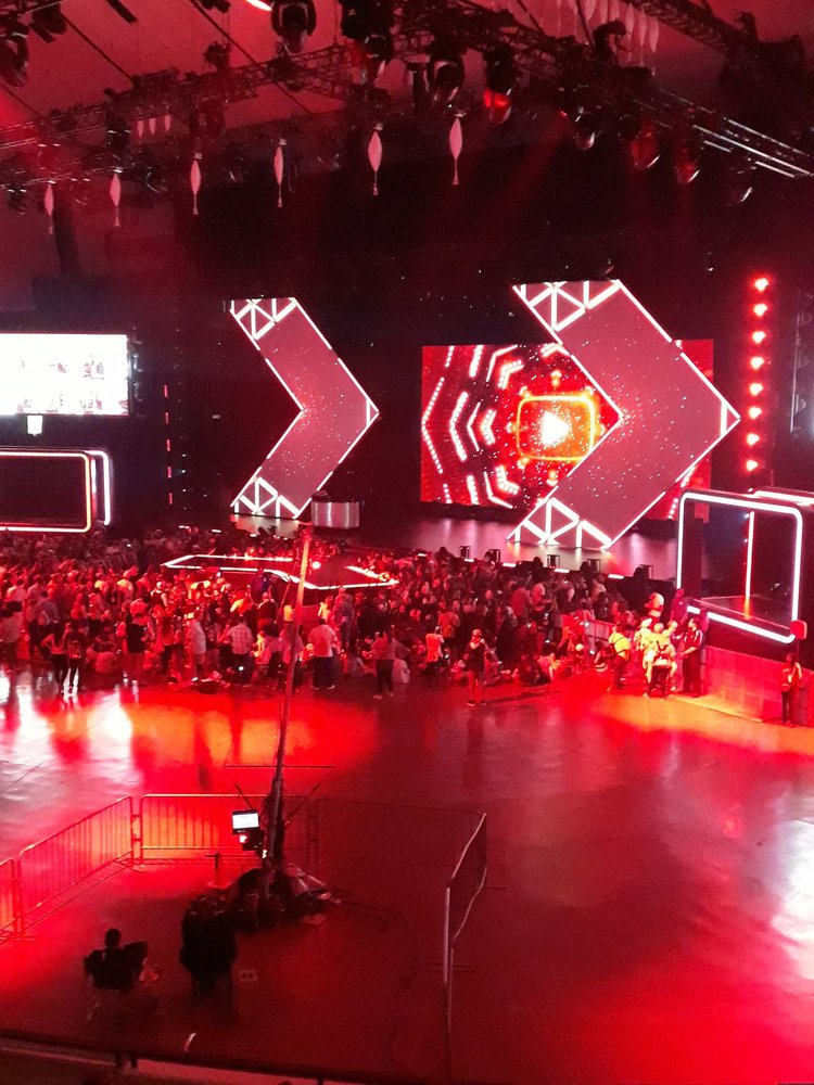 THE ARENA AT THE ANAHEIM CONVENTION CENTER - 18 Photos - 800 W Katella ...