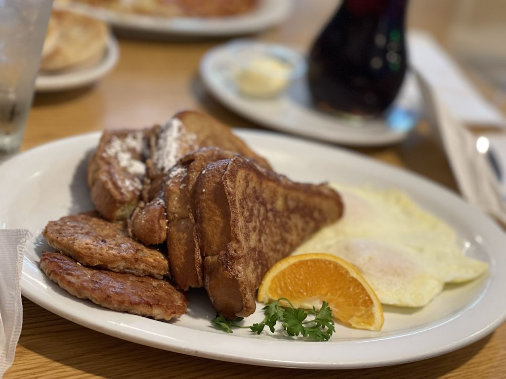 VILLAGE CAFE - Updated December 2025 - 38 Photos & 58 Reviews - 2575 ...