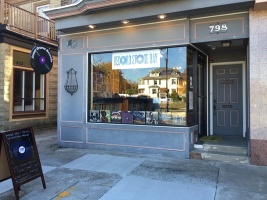 INNER GROOVE RECORDS - Updated October 2025 - 25 Photos & 28 Reviews ...