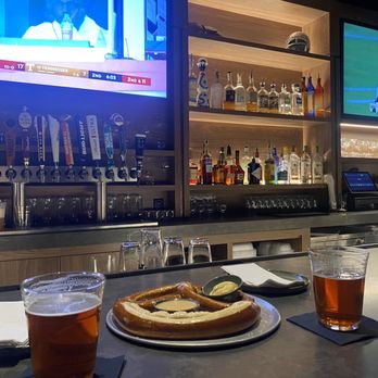 BASELINE SOCIAL - Updated April 2025 - 33 Photos & 36 Reviews - 675 ...