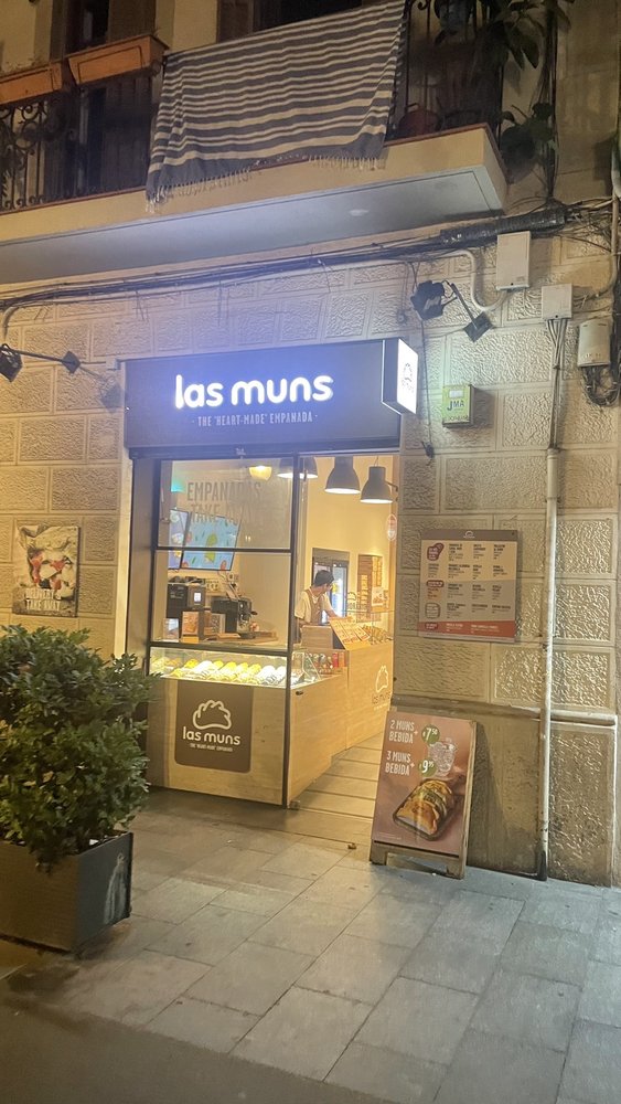 LAS MUNS - Updated August 2025 - 42 Photos - Carrer de Sancho de Ávila ...