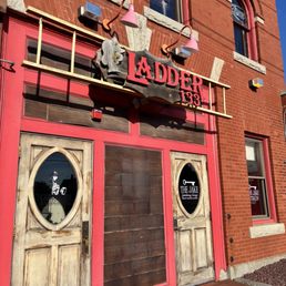 LADDER 133 SPORTS KITCHEN & SOCIAL - Updated December 2025 - 275 Photos ...