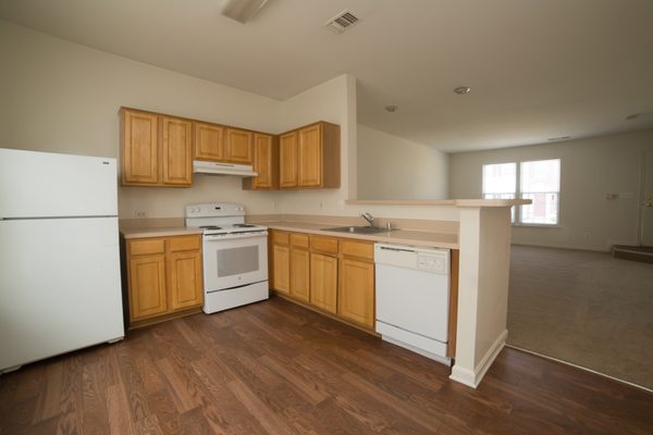 RIVERSIDE MANOR APARTMENTS - Updated July 2024 - 38 Photos & 11 Reviews ...