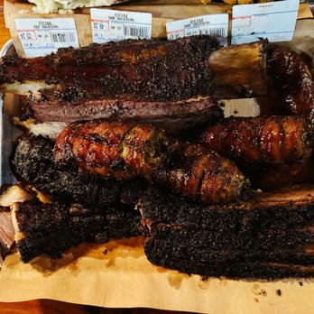 HUTCHINS BBQ - Updated July 2024 - 2460 Photos & 2550 Reviews - 9225 ...
