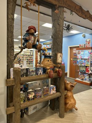 ISLIP PUBLIC LIBRARY - Updated May 2026 - 19 Photos - 71 Monell Ave ...