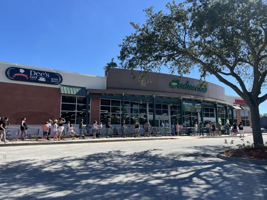 SEABRA FOODS - Updated April 2025 - 24 Photos - 9489 W Colonial Dr ...