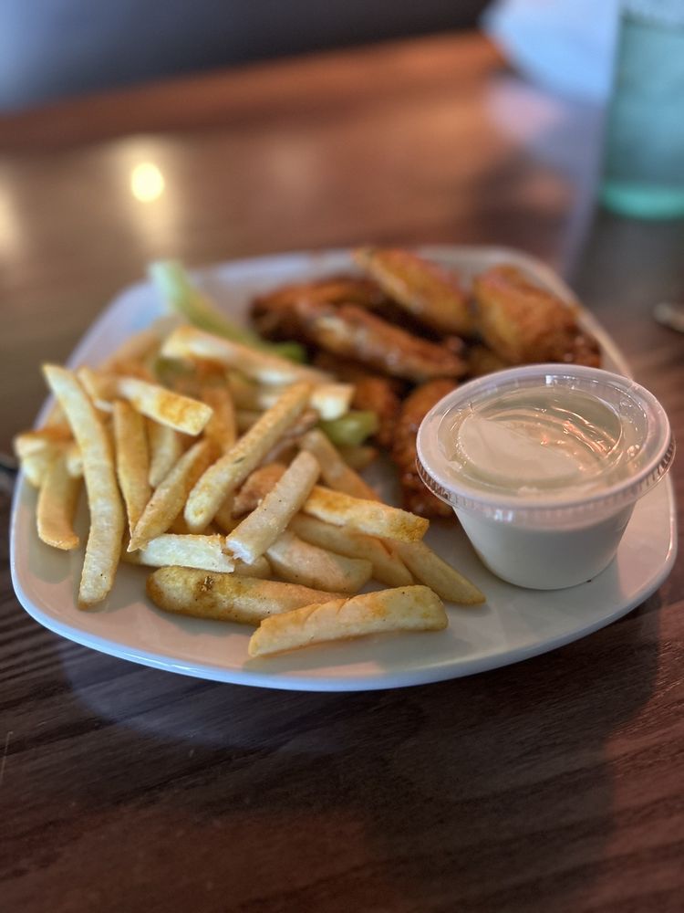 LOCOS GRILL & PUB, EASTSIDE - Updated December 2025 - 71 Photos & 96 ...