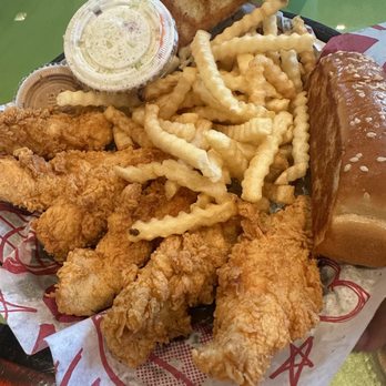 RAISING CANE’S - Updated July 2025 - 168 Photos & 141 Reviews - 2392 ...