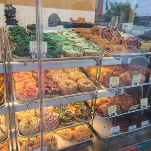 CALIFORNIA DONUTS - 6135 Photos & 3047 Reviews - 3540 W 3rd St, Los ...