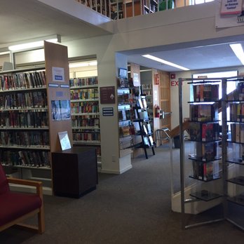 HOLLISTON PUBLIC LIBRARY - 752 Washington St, Holliston, Massachusetts ...