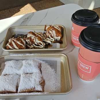 BEIGNETS & BREW - Updated May 2025 - 75 Photos & 30 Reviews - 1415 ...