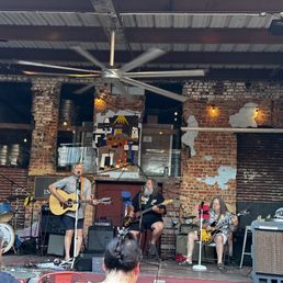 INTRINSIC SMOKEHOUSE & BREWERY - Updated July 2025 - 580 Photos & 664 ...