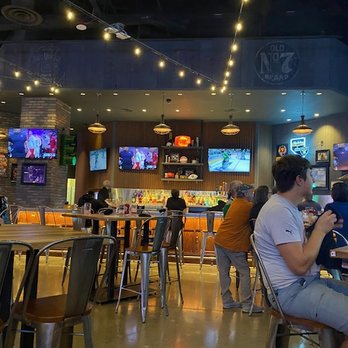 TAP SPORTS BAR EXCALIBUR - Updated July 2025 - 180 Photos & 66 Reviews ...