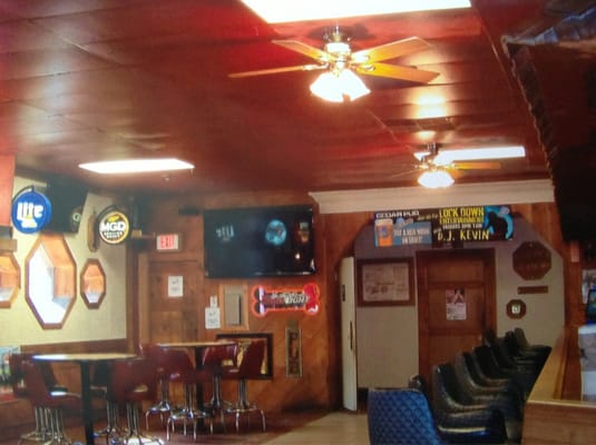 CEDAR PUB - Updated October 2025 - 200 Park Ave, Amherst, Ohio - Pubs ...