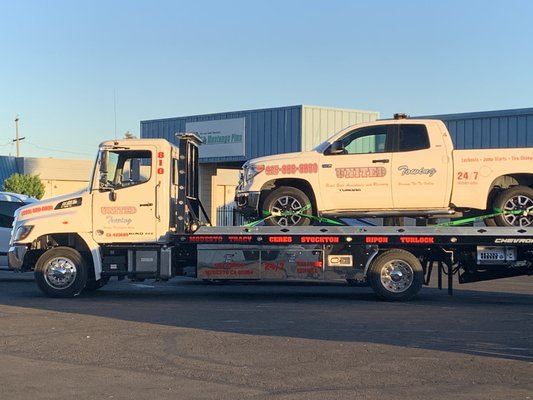 UNITED TOWING SERVICE - Updated May 2024 - 43 Photos & 56 Reviews ...
