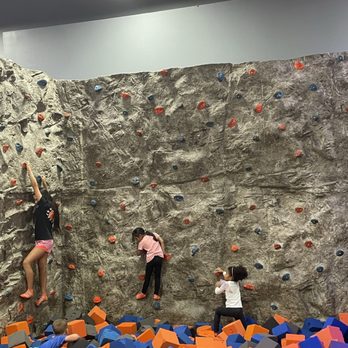 SKY ZONE TRAMPOLINE PARK - Updated October 2025 - 148 Photos & 169 ...