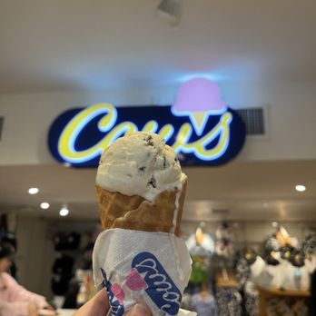 COWS - Updated July 2025 - 308 Photos & 196 Reviews - 138 Banff Avenue ...