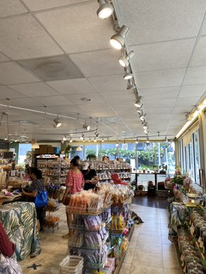 LIN’S HAWAIIAN SNACKS - 889 Photos & 310 Reviews - 401 Kamakee St ...