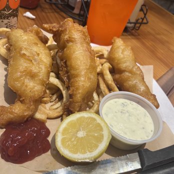 HOOTERS - Updated October 2024 - 112 Photos & 165 Reviews - 15838 South ...