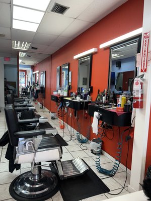 ROLAND BARBER SHOP & BEAUTY SALON - 12 Photos - 4545 NW 7th St, Miami ...
