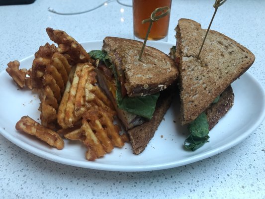 GRILL 305 - 27 Photos & 36 Reviews - 3974 NW South River Dr, Miami ...