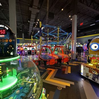 MAIN EVENT NEWARK - 141 Photos & 191 Reviews - 2900 Fashion Center Blvd ...