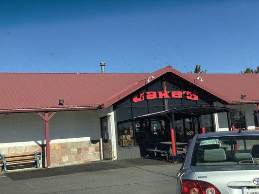 JAKE’S DINER - Updated October 2024 - 111 Photos & 234 Reviews - 2210 NE Hwy 20, Bend, Oregon ...