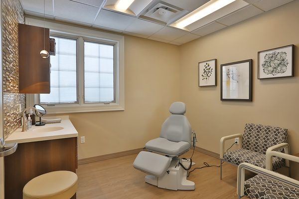 K ROXANNE GRAWE, MD - ROXY PLASTIC SURGERY - Updated October 2025 - 46 ...