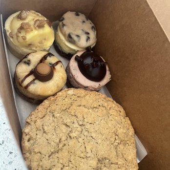 THE CHEESECAKE GIRL - Updated December 2024 - 20 Photos & 16 Reviews ...