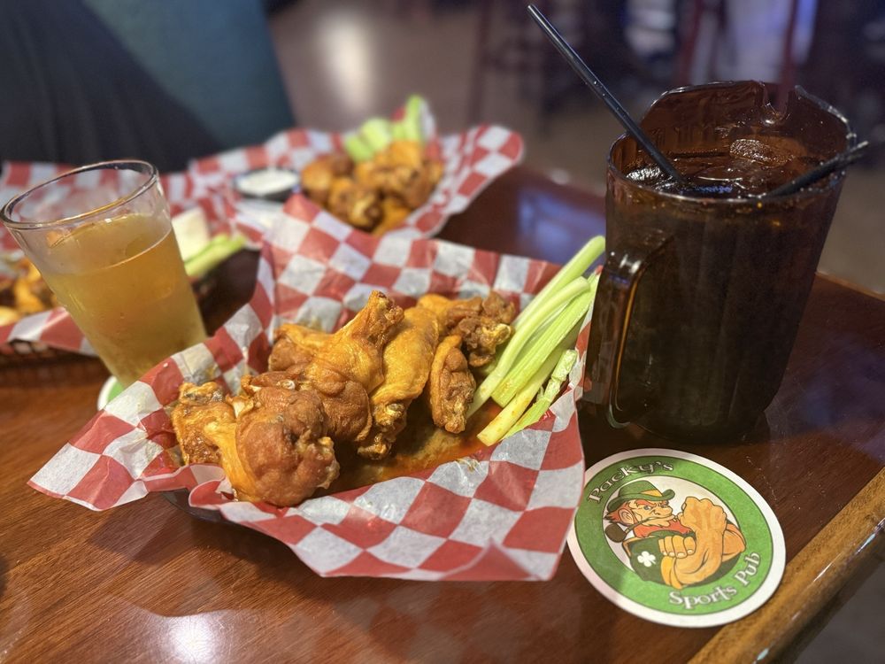 PACKY’S SPORTS PUB & GRILL - Updated April 2025 - 186 Photos & 177 ...