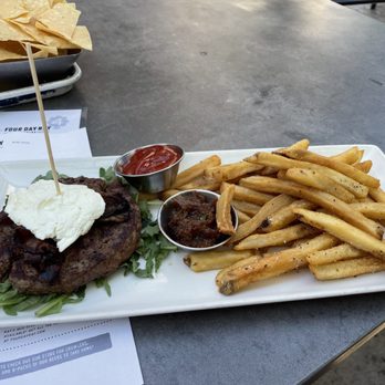 FOUR DAY RAY BREWING - Updated July 2025 - 1140 Photos & 896 Reviews ...