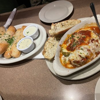 SALVATORIS AUTHENTIC ITALIAN EATERY - FORT WAYNE - Updated December ...