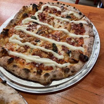 SQUARE PEG PIZZERIA & BAR - Updated September 2024 - 27 Photos & 14 ...