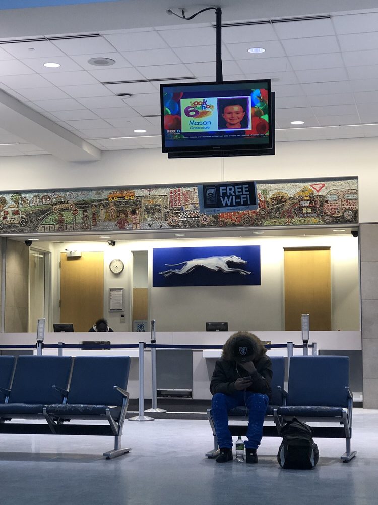 GREYHOUND BUS LINES - 25 Photos & 37 Reviews - 433 W St Paul Ave ...