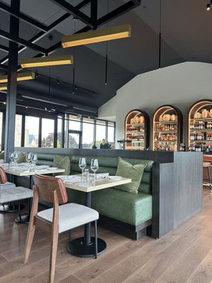 OVERLEA - Updated December 2025 - 12 Photos - 180 Main Street S ...