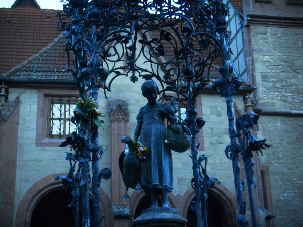 GÄNSELIESEL - Updated November 2025 - 13 Photos & 19 Reviews - Markt 9 ...