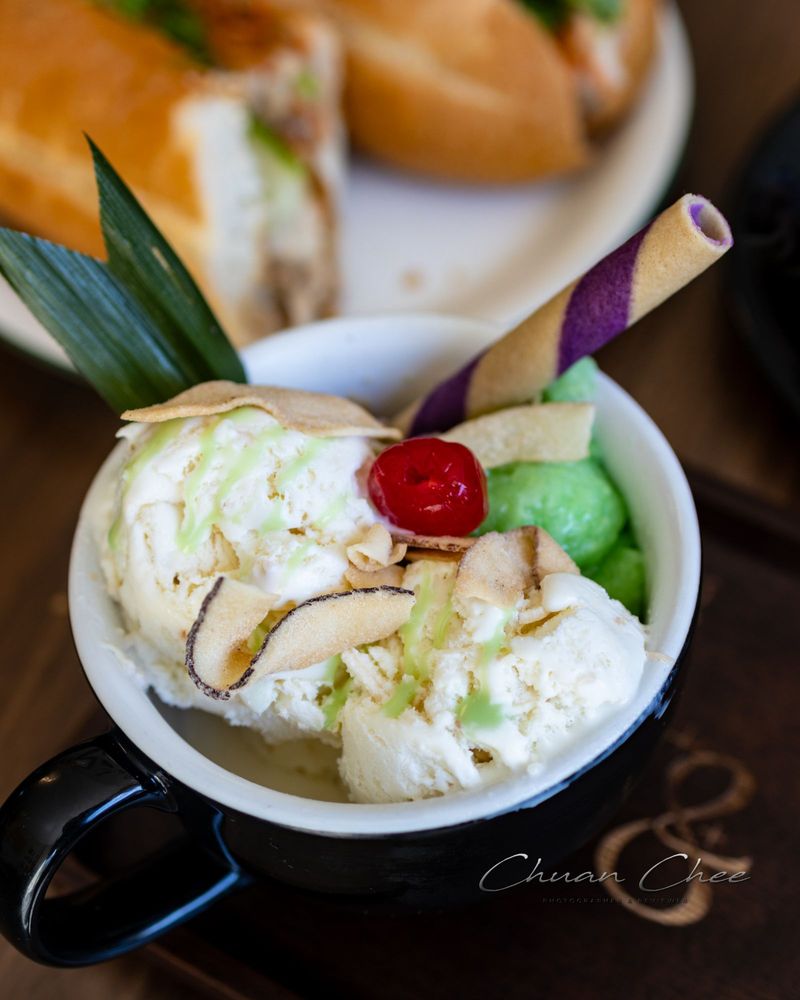 +84 CAFE - Updated August 2025 - 50 Photos - 954 College Street, Toronto, Ontario - Vietnamese ...