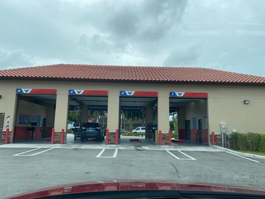 VALVOLINE INSTANT OIL CHANGE - Updated July 2025 - 30 Photos & 52 ...